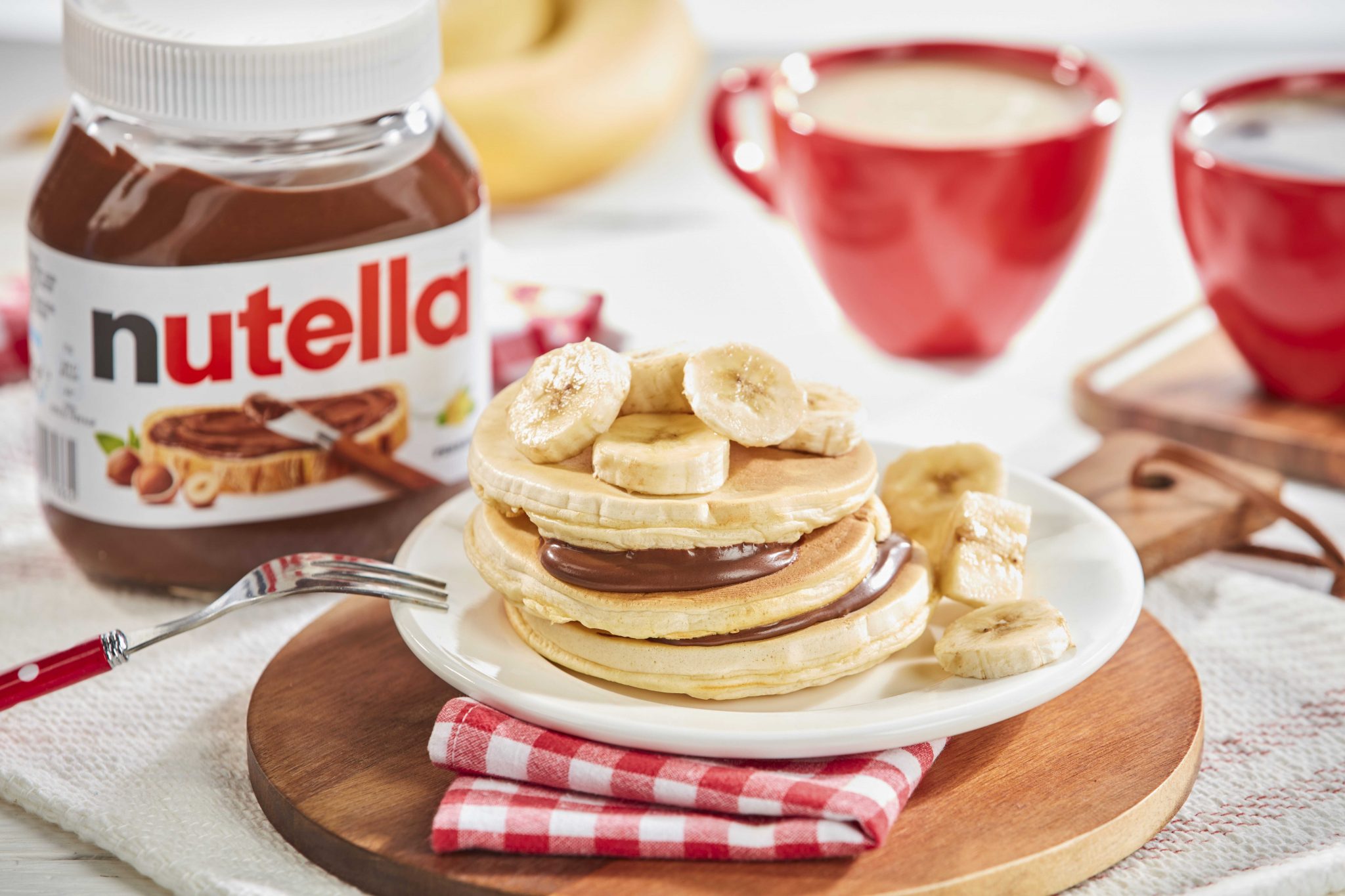 Pancakes con frutas, crema batida y Nutella | nutella