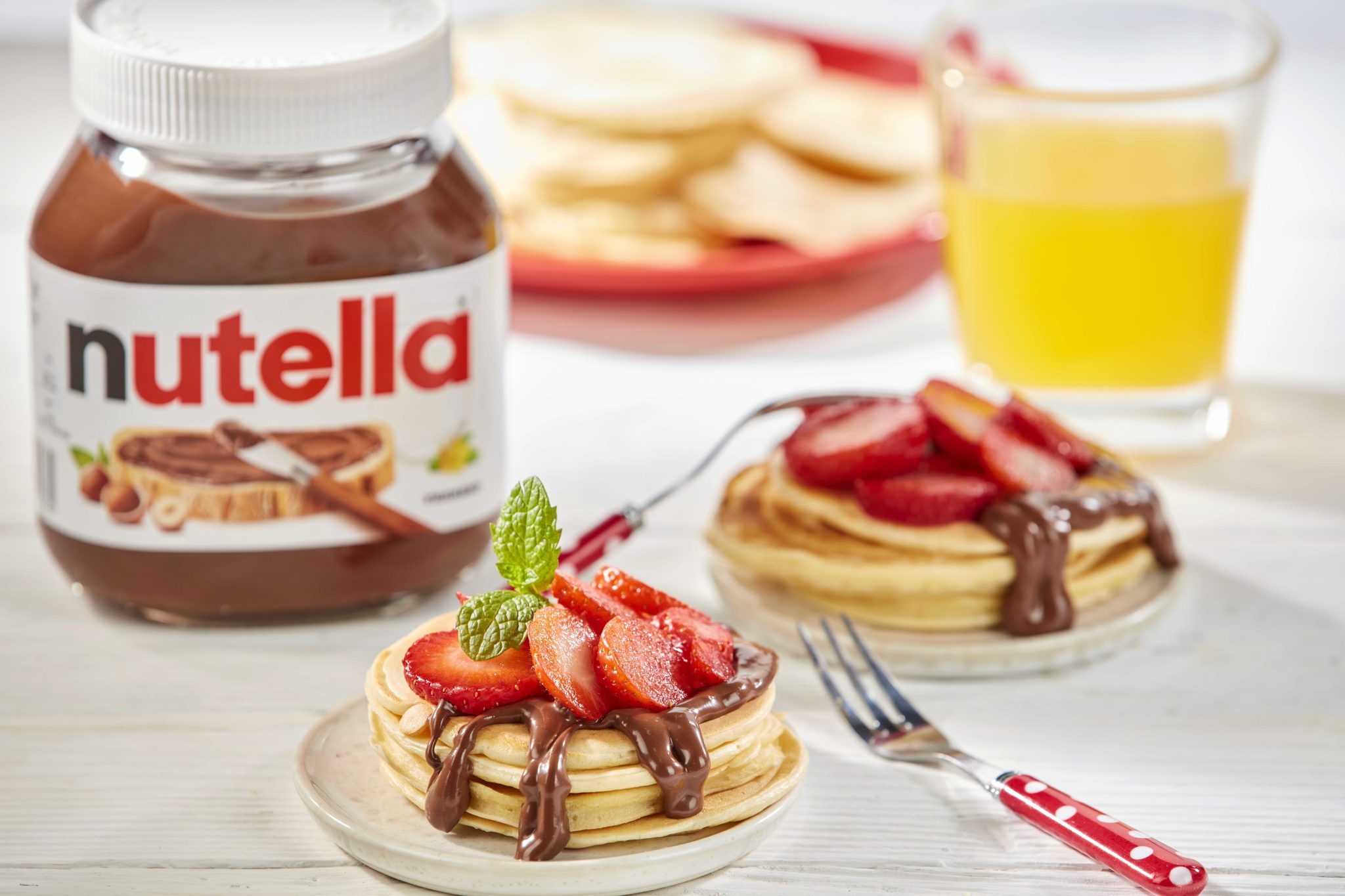 Pancakes con frutas, crema batida y Nutella | nutella