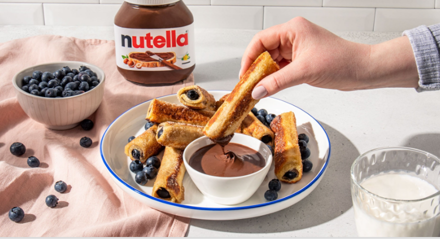 Pancakes con frutas, crema batida y Nutella | nutella