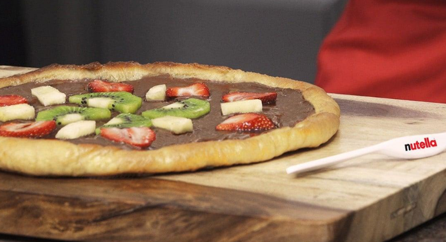 Pancakes con frutas, crema batida y Nutella | nutella